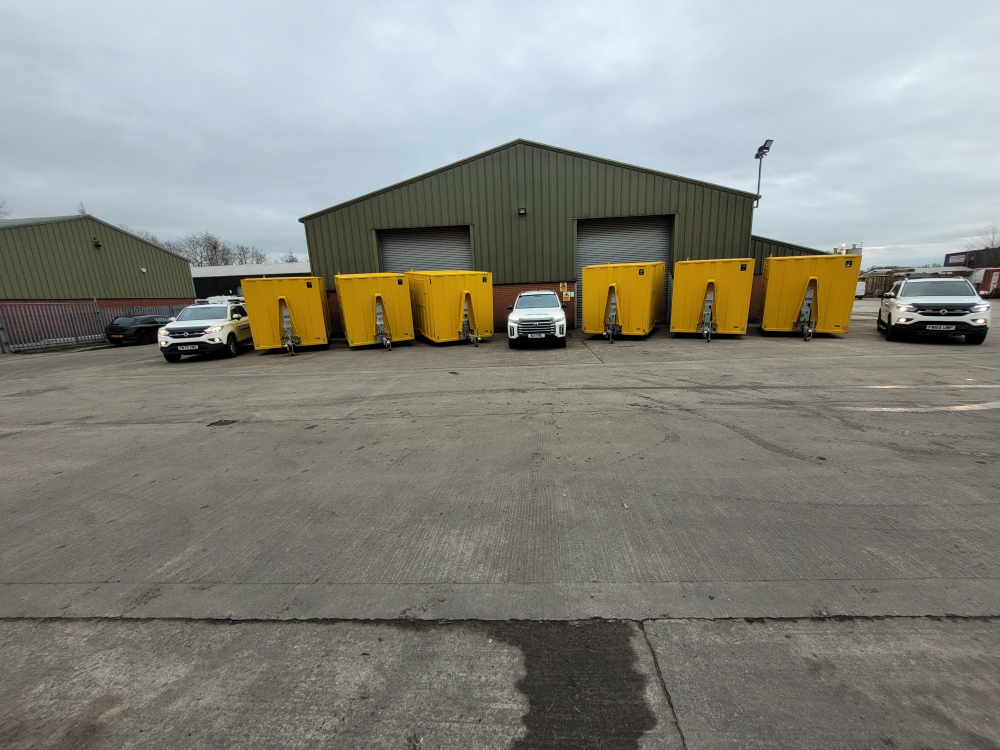 Groundhog Unit Hire | 4 - 6 Man Welfare Unit Hire